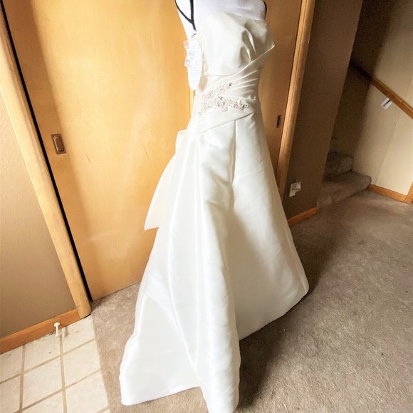 Alfred Angelo | Dresses | Nwt Sz Alfred Angelo 2182c Creamsilver ...